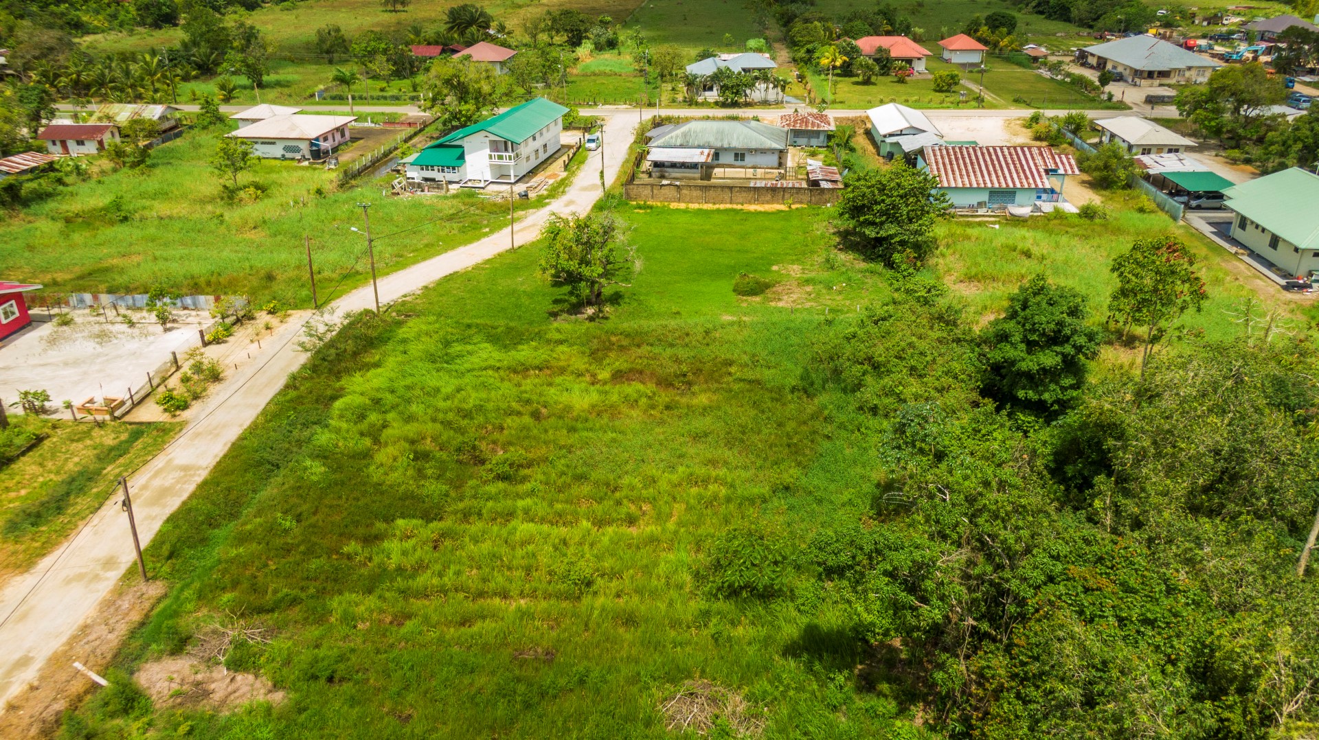 Radj Ramdienweg 35 • Perceel te koop • Koewarasan, Wanica, Suriname ...