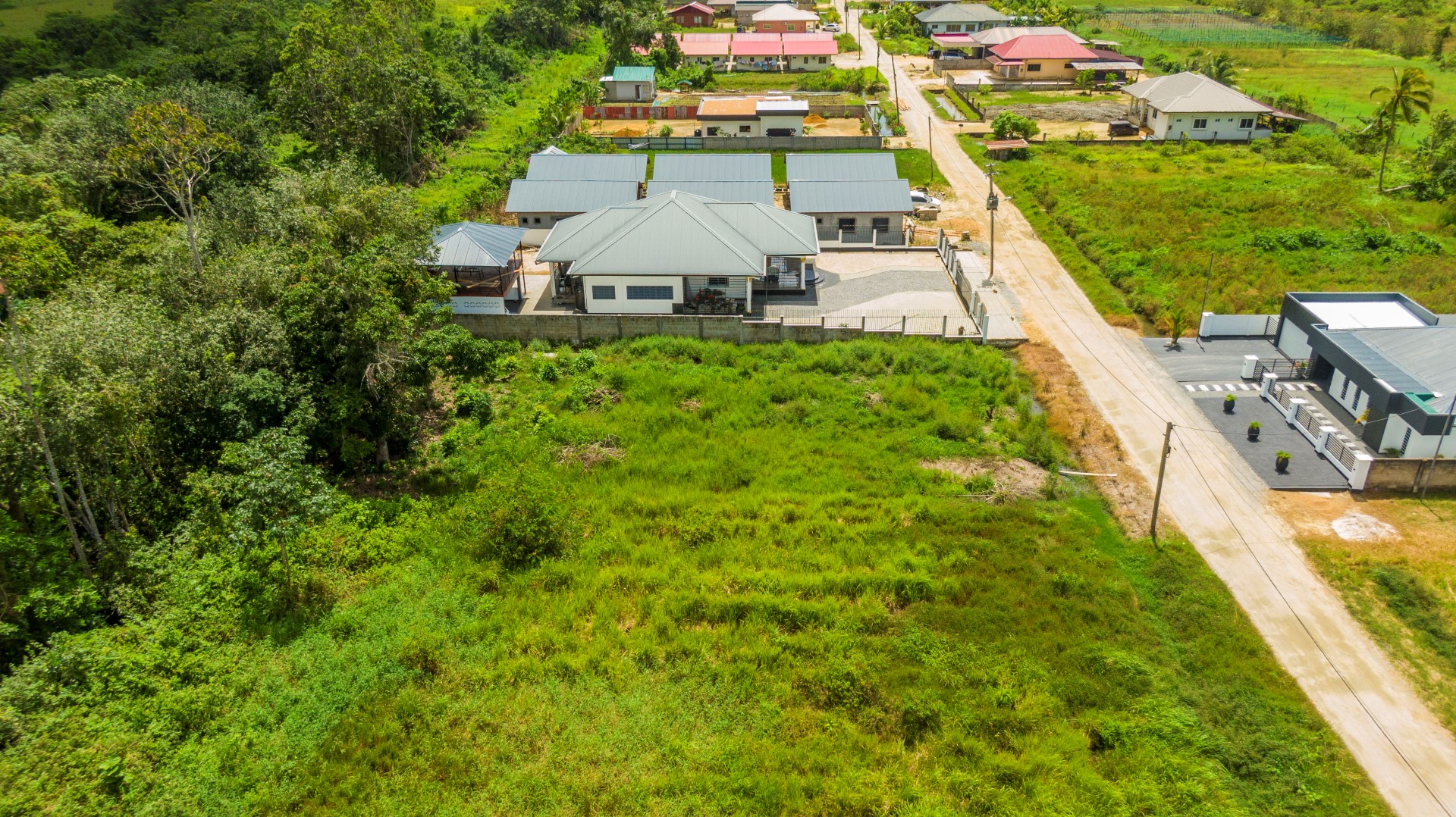 Radj Ramdienweg 35 • Perceel te koop • Koewarasan, Wanica, Suriname ...